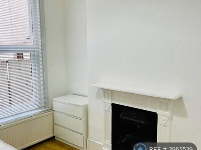 5 bedroom terraced house to rent