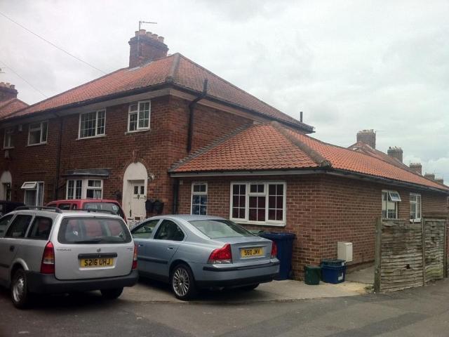 5 bedroom terraced house to rent