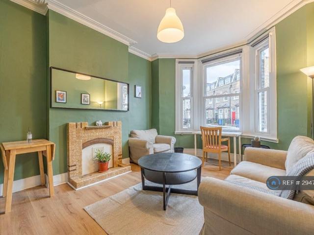 5 bedroom terraced house to rent