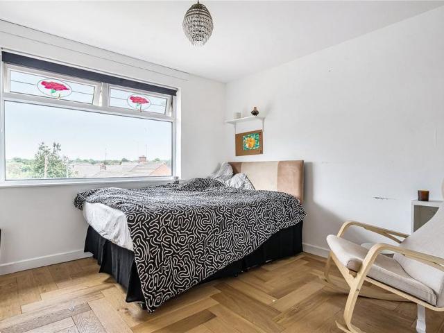 5 bedroom terraced house to rent