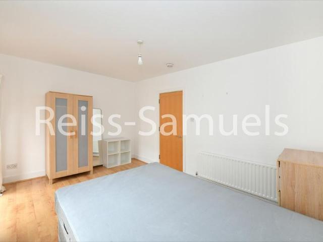 5 bedroom terraced house to rent