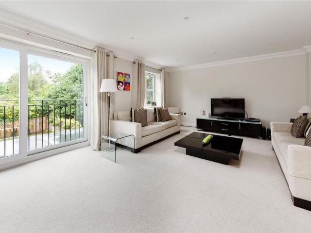 5 bedroom terraced house to rent