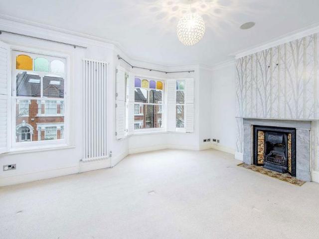 5 bedroom terraced house to rent