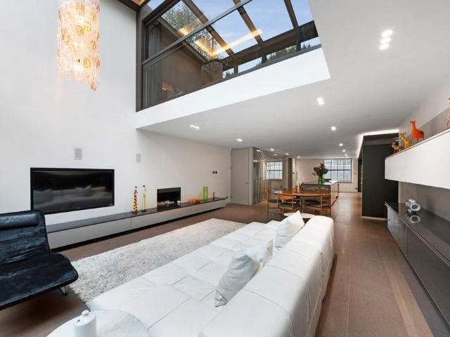 5 bedroom terraced house to rent