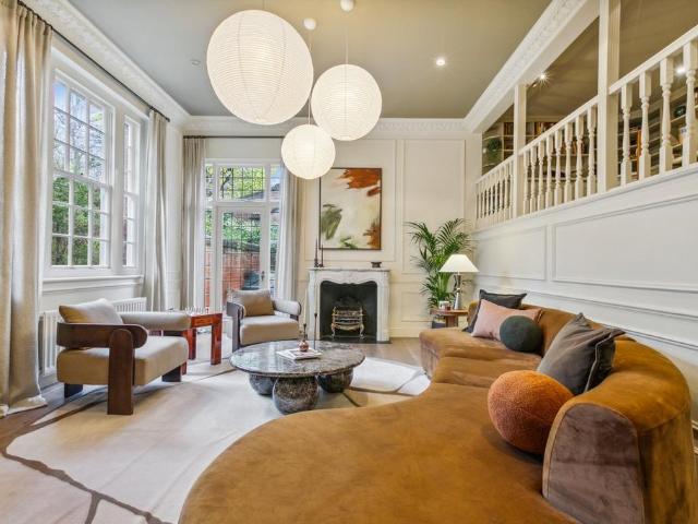 5 bedroom terraced house to rent