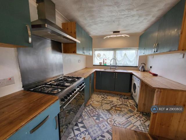 5 bedroom terraced house to rent