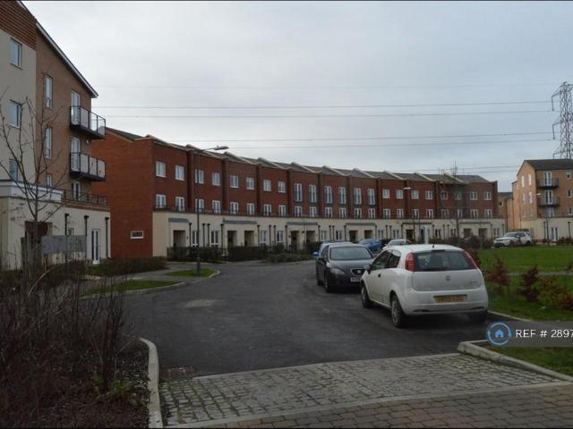 5 bedroom terraced house to rent