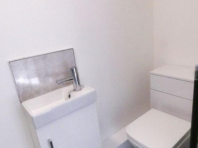 5 bedroom terraced house to rent