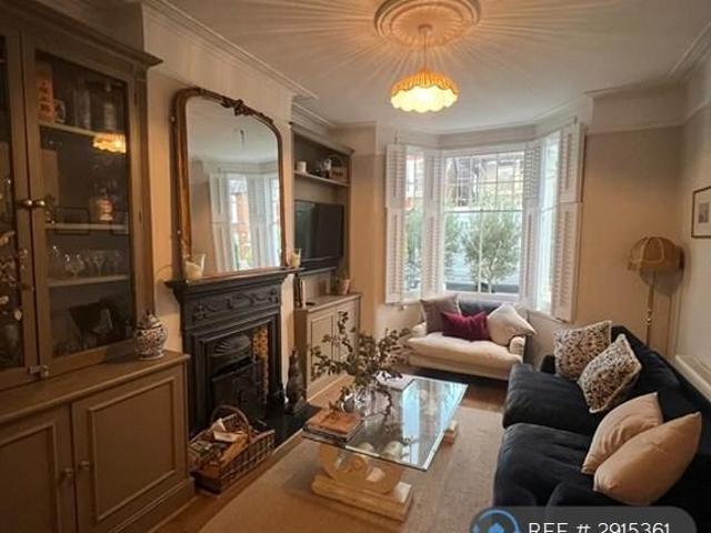 5 bedroom terraced house to rent