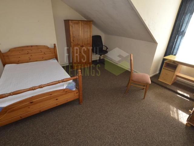 4 bedroom terraced house to rent