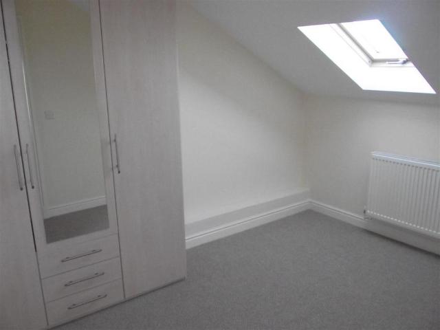 5 bedroom terraced house to rent
