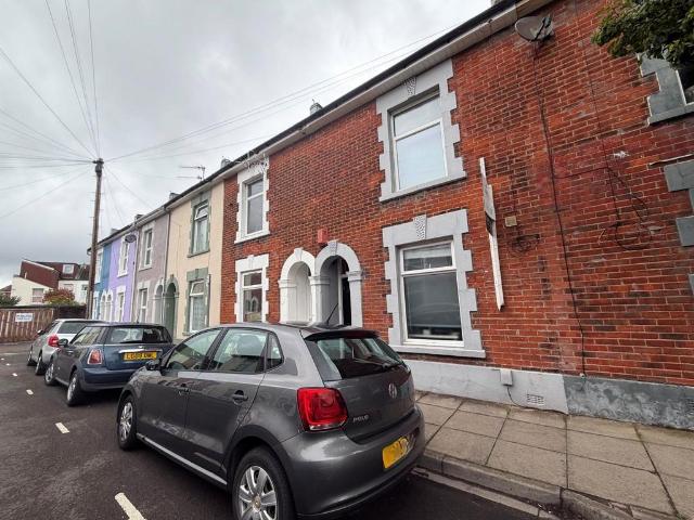 5 bedroom terraced house to rent