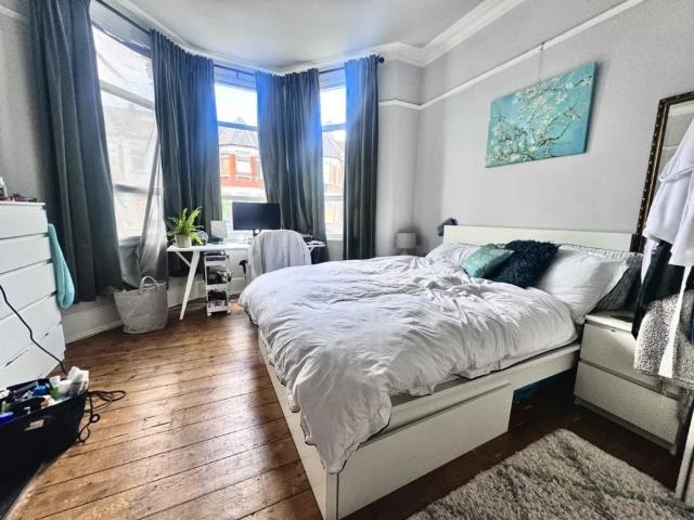 5 bedroom terraced house to rent