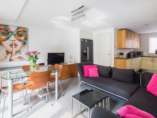 5 bedroom terraced house to rent