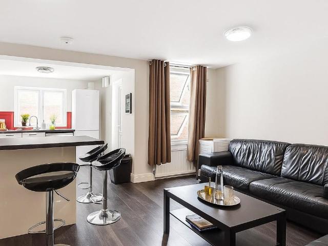 5 bedroom terraced house to rent