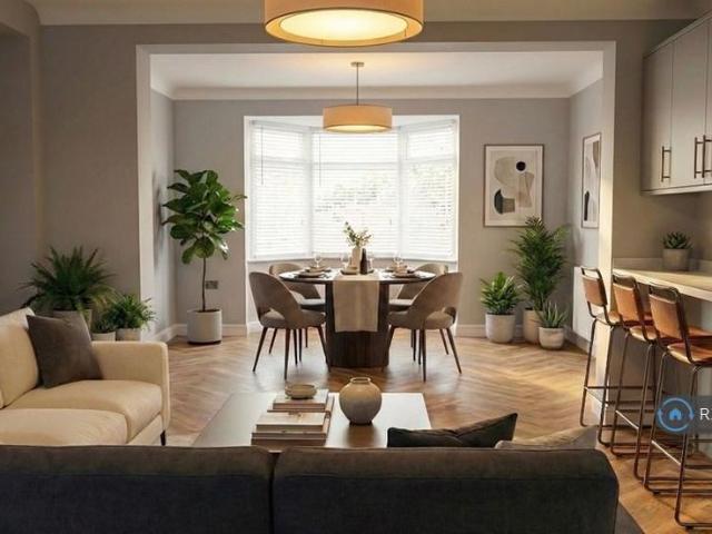 5 bedroom terraced house to rent