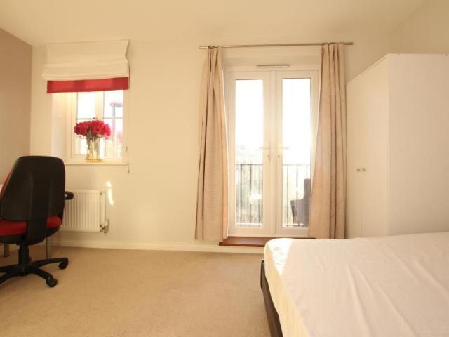 5 bedroom terraced house to rent