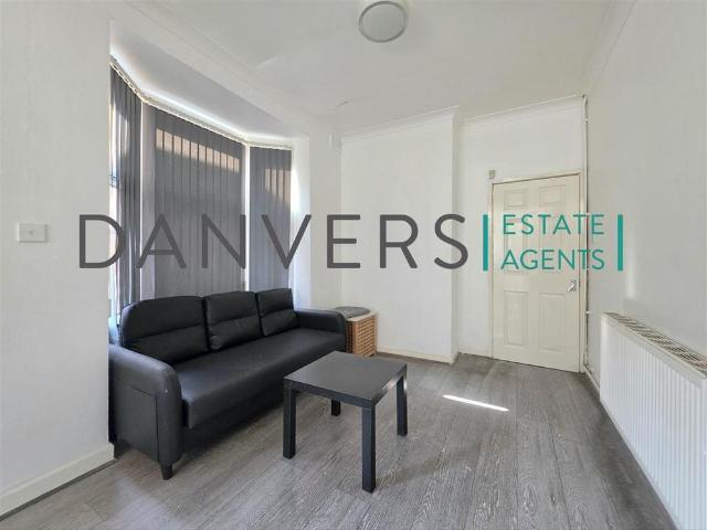 5 bedroom terraced house to rent