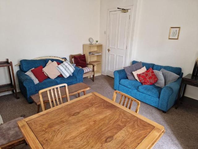 5 bedroom terraced house to rent