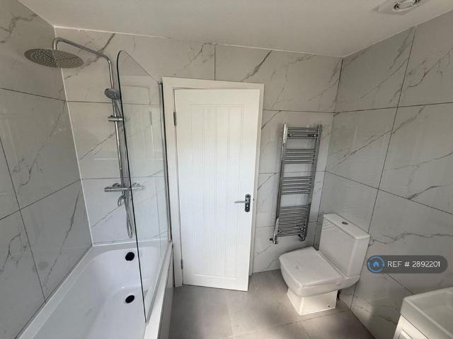 5 bedroom terraced house to rent