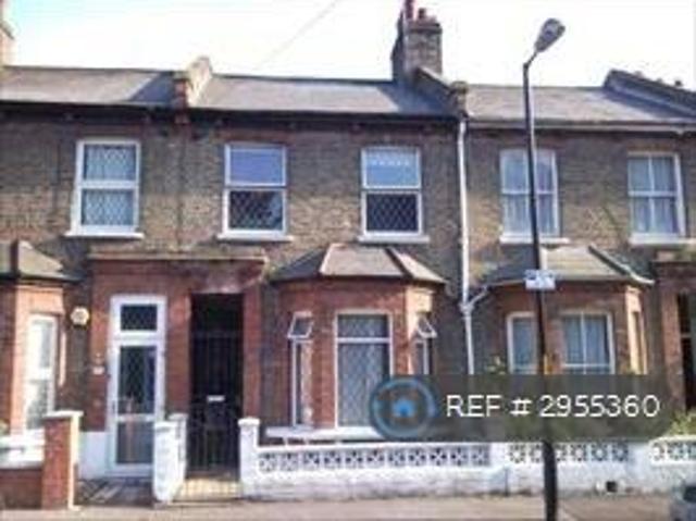 5 bedroom terraced house to rent
