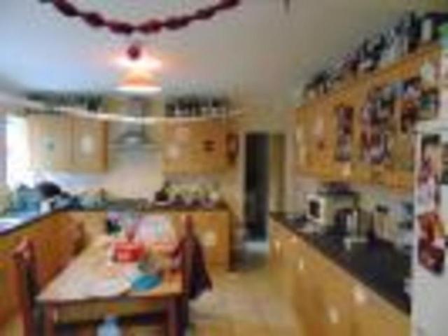 5 bedroom terraced house to rent