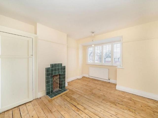 5 bedroom terraced house to rent
