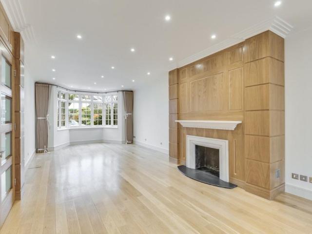 5 bedroom terraced house to rent