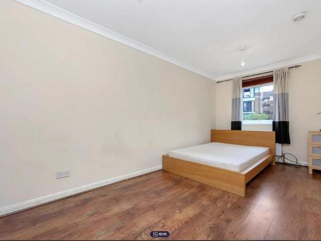 5 bedroom terraced house to rent