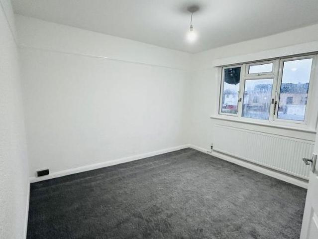 5 bedroom terraced house to rent