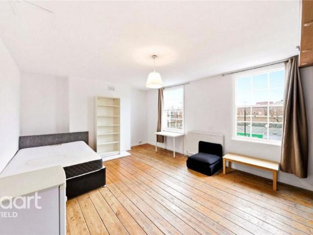 5 bedroom terraced house to rent