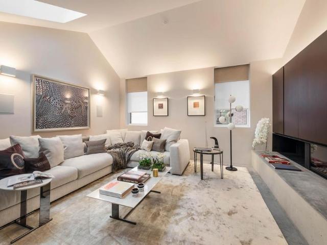 5 bedroom terraced house to rent