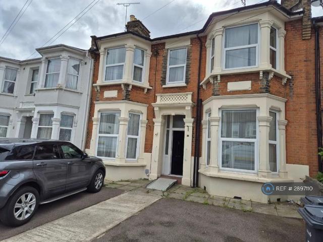 5 bedroom terraced house to rent