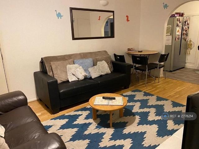 5 bedroom terraced house to rent