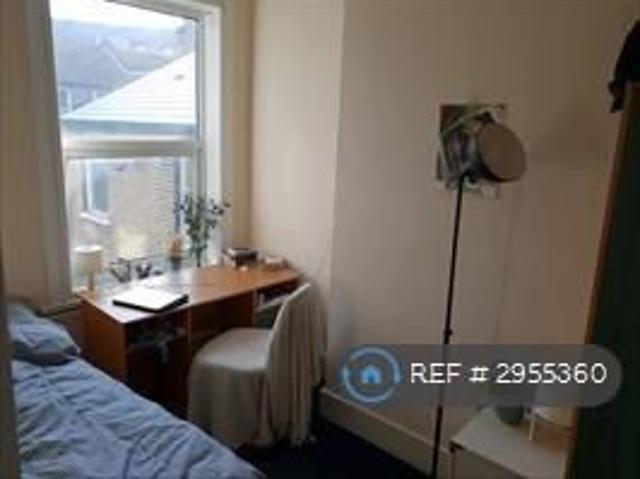 5 bedroom terraced house to rent