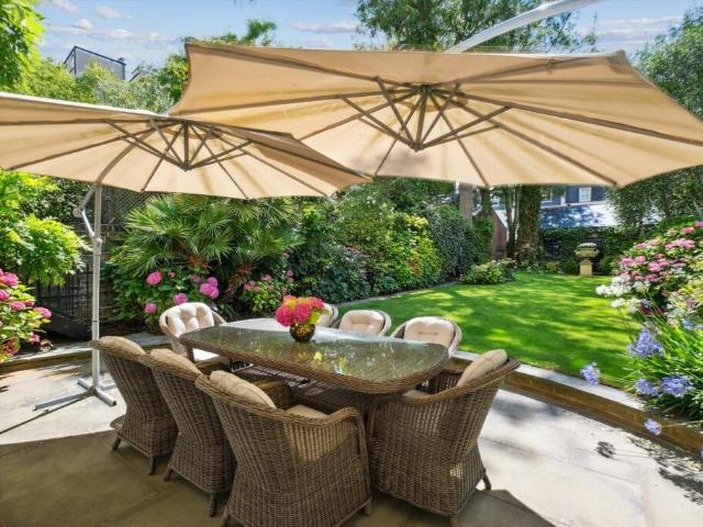 5 bedroom terraced house to rent