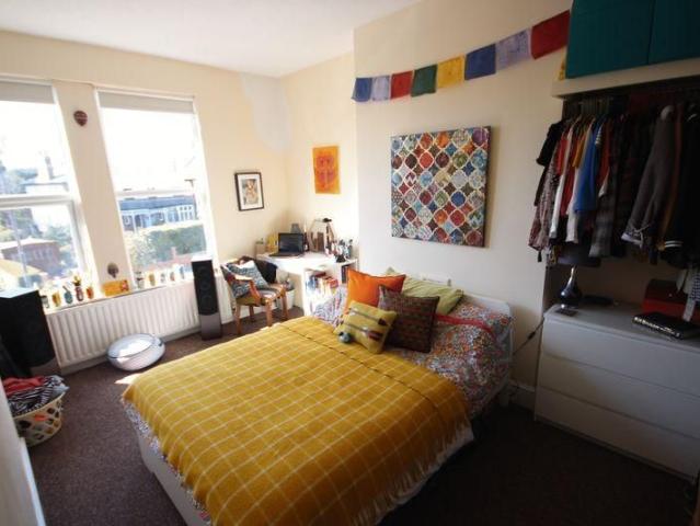5 bedroom terraced house to rent