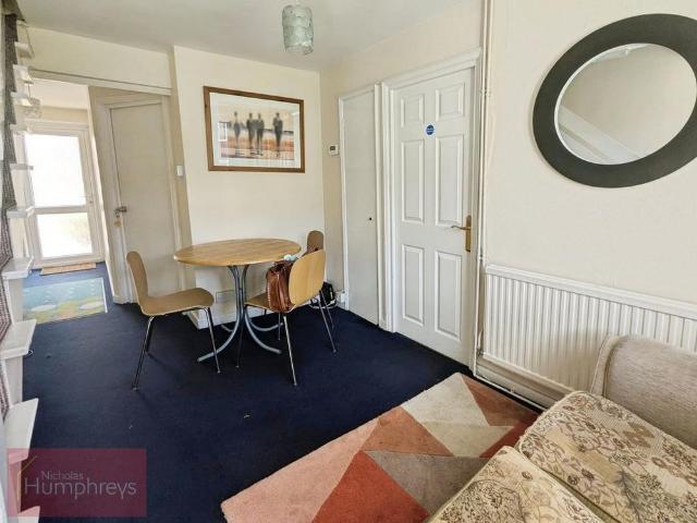 5 bedroom terraced house to rent