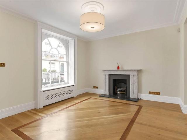 5 bedroom terraced house to rent
