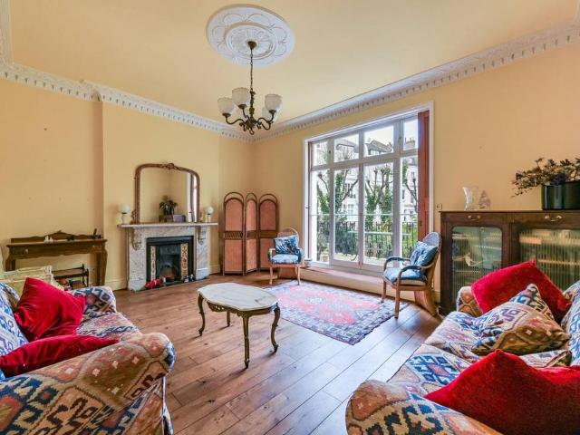5 bedroom terraced house to rent