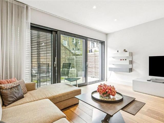 5 bedroom terraced house to rent