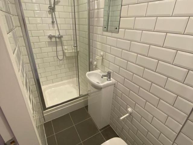 5 bedroom terraced house to rent