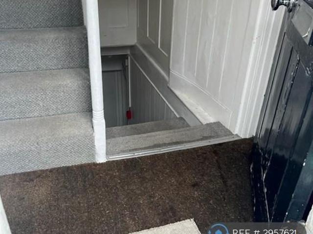5 bedroom terraced house to rent