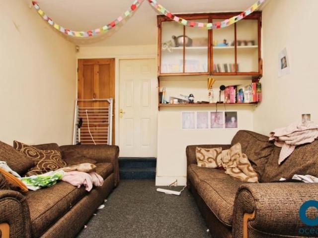 5 bedroom terraced house to rent