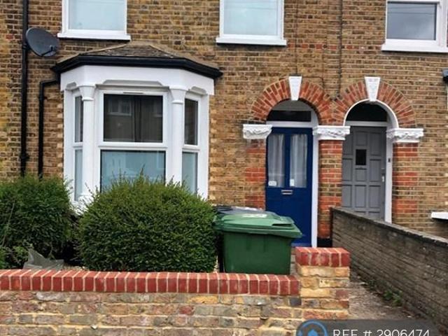 5 bedroom terraced house to rent