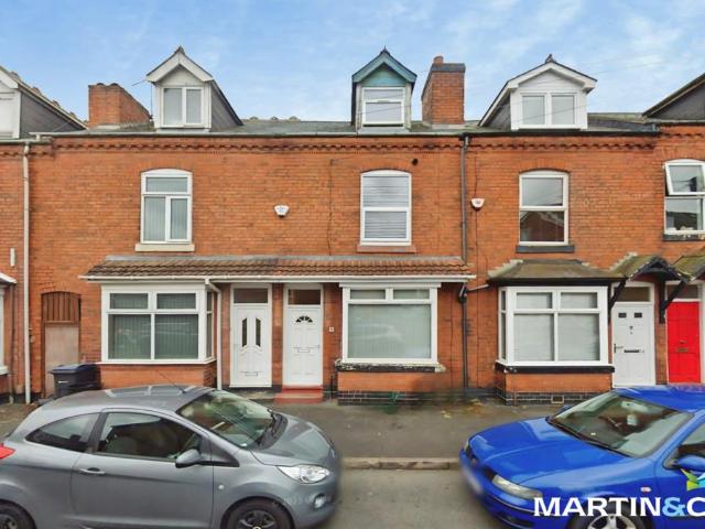 5 bedroom terraced house to rent