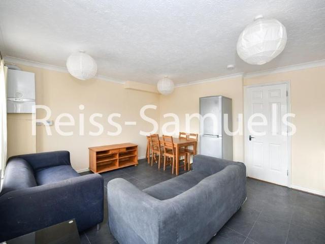 5 bedroom terraced house to rent