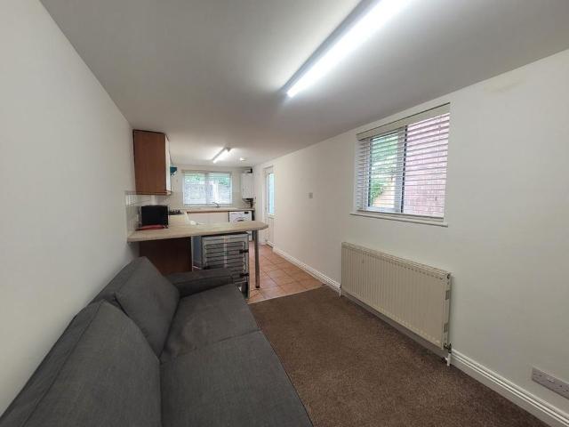 5 bedroom terraced house to rent