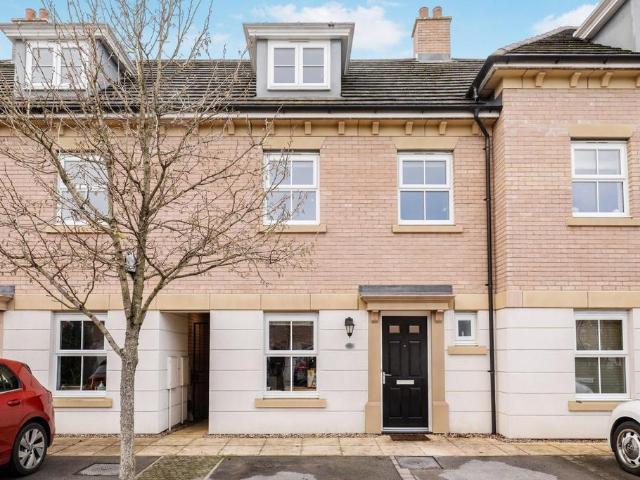 5 bedroom terraced house to rent