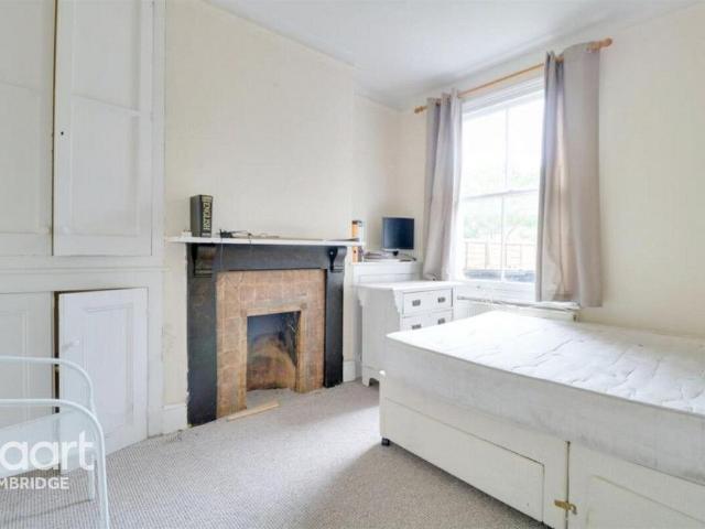 5 bedroom terraced house to rent